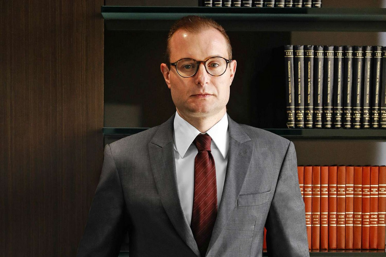 Zanin reclama de falta de dinheiro e sofre nova derrota no STF