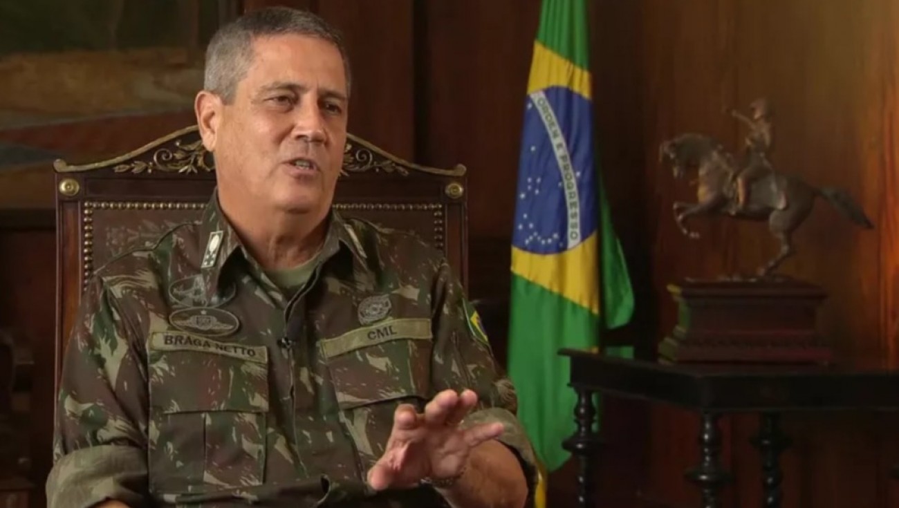 General Braga Netto chega no Twitter com o pé na porta e conquista ...