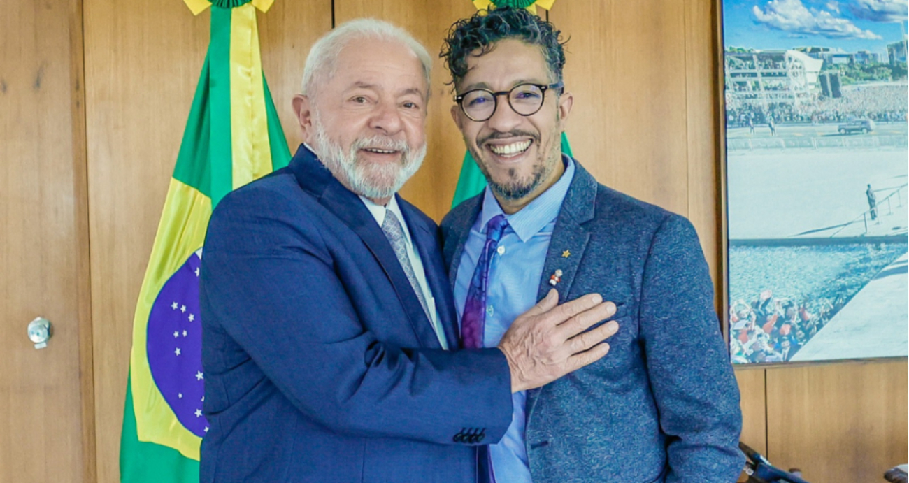 Jean Wyllys ganha boquinha