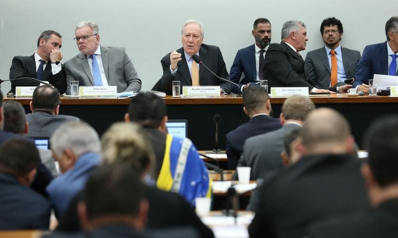 Frente a deputados, Lewandowski terá que explicar operação da PF contra ...