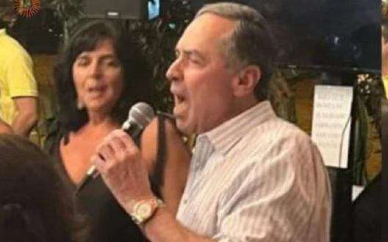 Barroso volta a cantar e barbarizar a web (veja o vídeo)