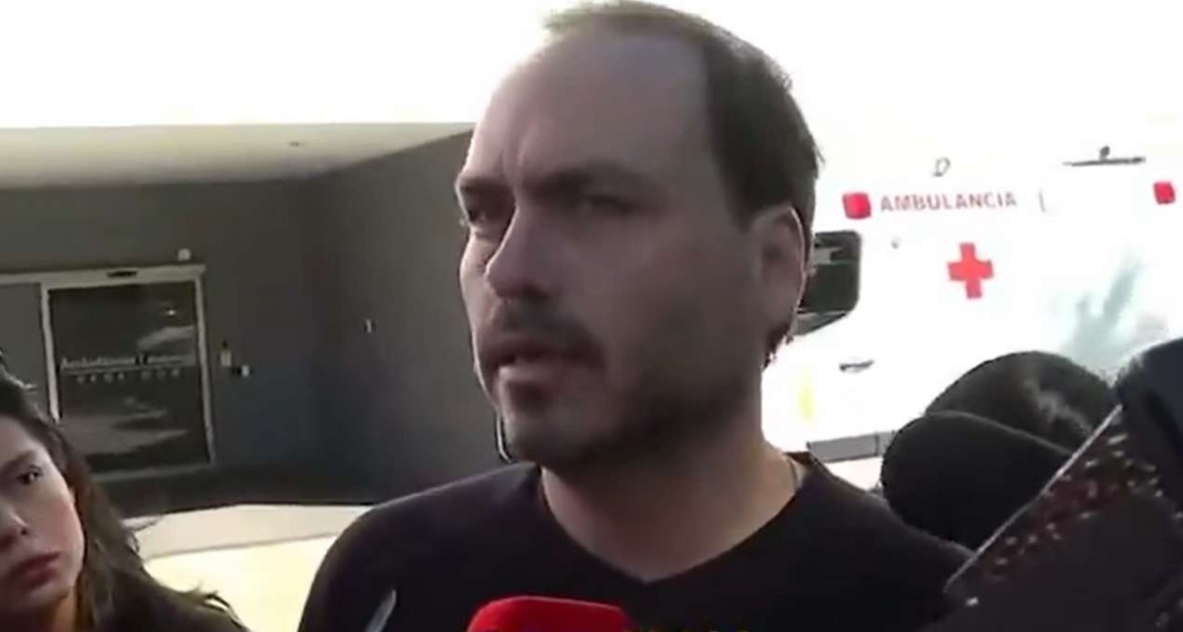 Sob forte escolta, Bolsonaro é internado e Carlos vai até Hospital para ...